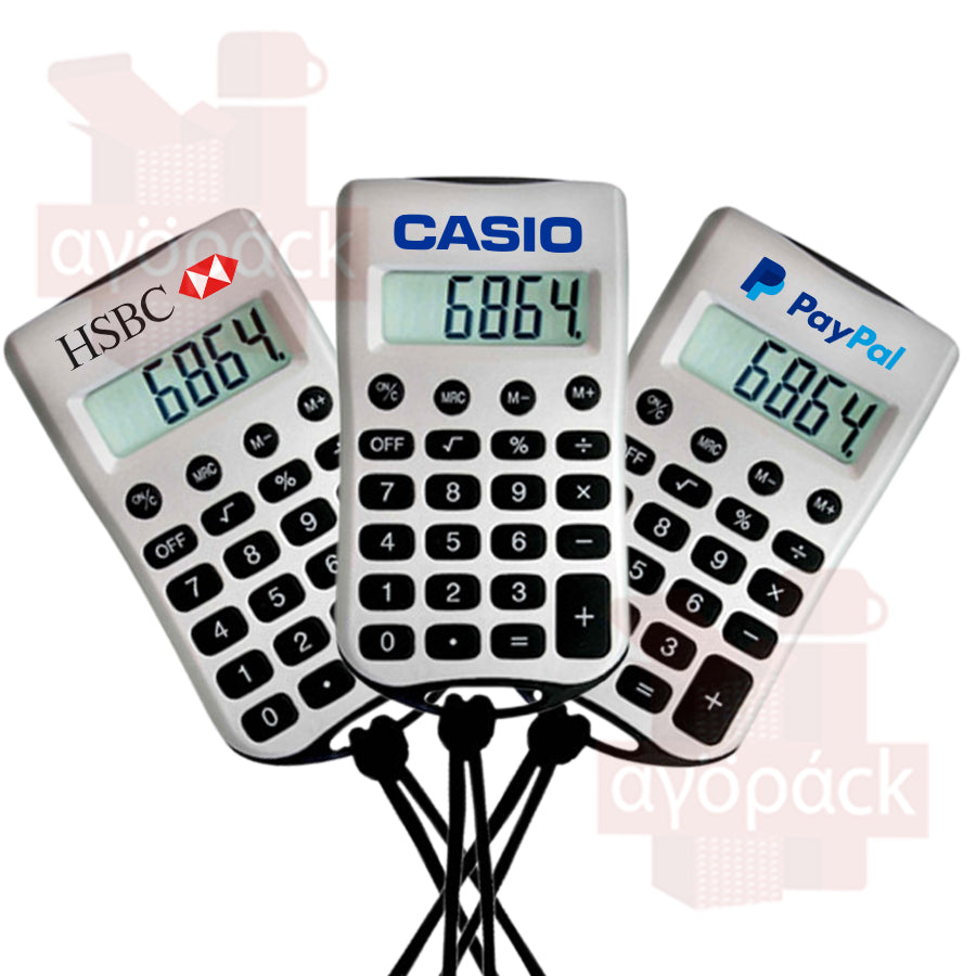 Calculadora de bolsillo con cordón. Incluye baterías.